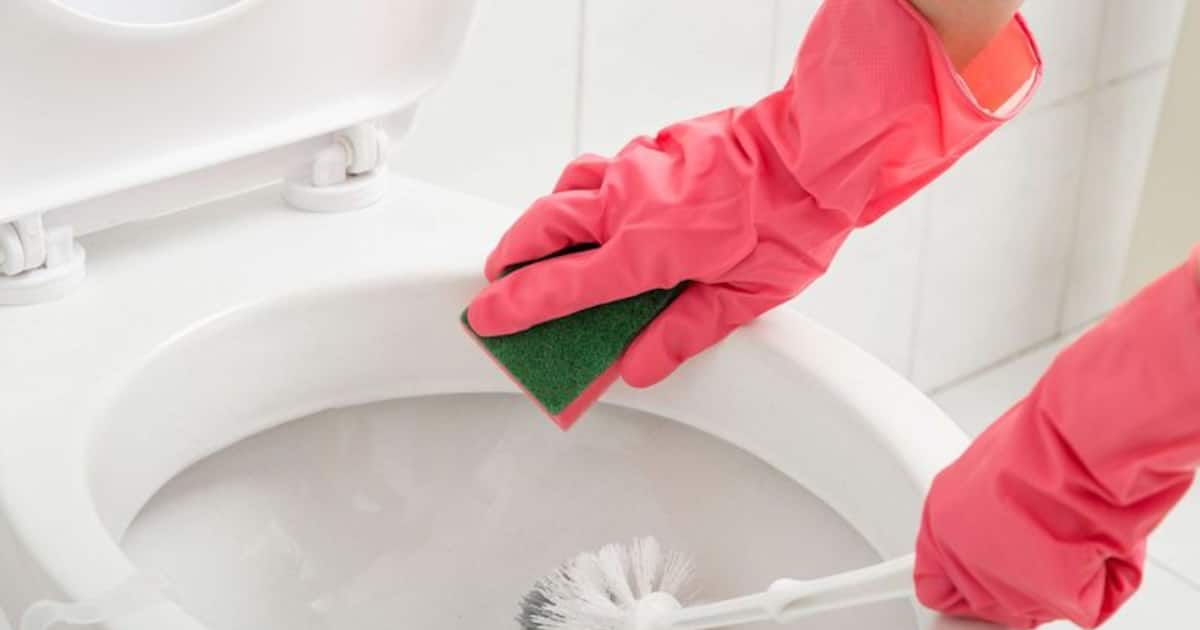 Toilet Commode Cleaning Tips ಉಜ್ಜಿ ಉಜ್ಜಿ ಸಾಕಾಗಿದ್ಯಾ? ಹೀಗೆ ಮಾಡಿದ್ರೆ ...