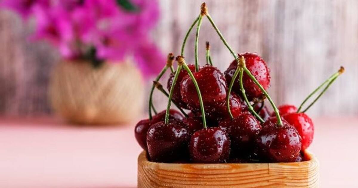 Skin Brightening to Collagen: 5 incredible Skin benefits of Cherries in ...
