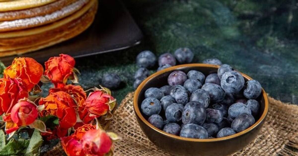 5 Skin benefits of eating Blueberries daily