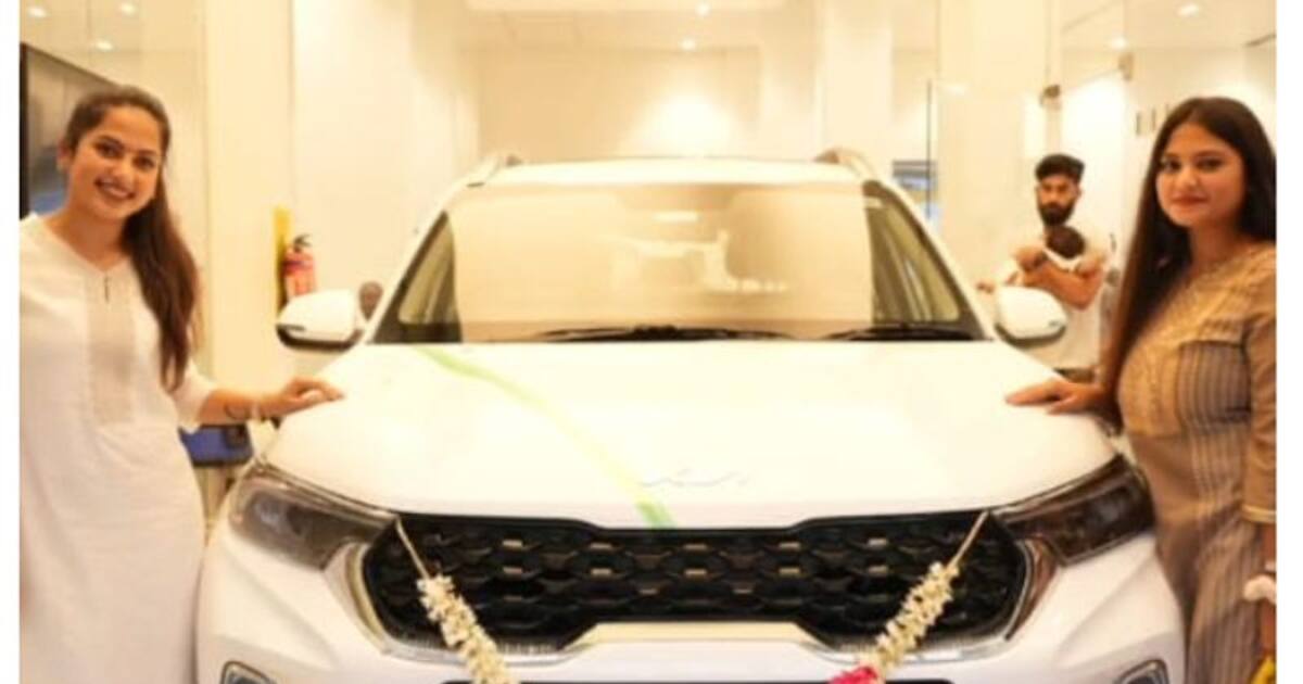 Ethirneechal madhumitha new car : புதிதாக சொகுசு கார் வாங்கிய ...