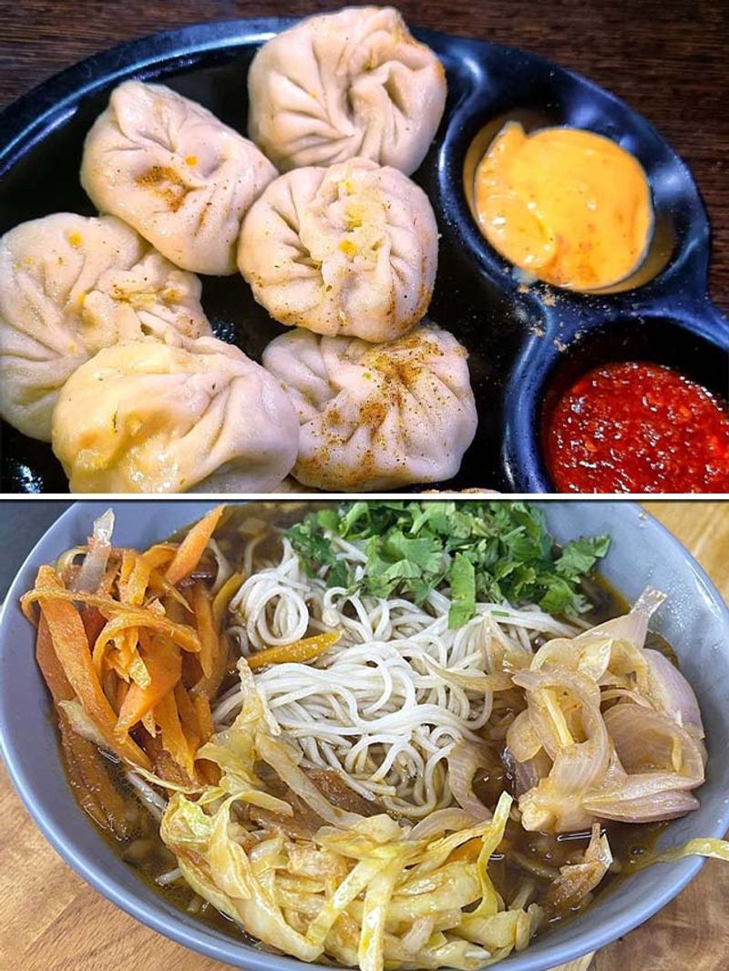 Momo to Thukpa: 7 MUST try street foods when in Darjeeling