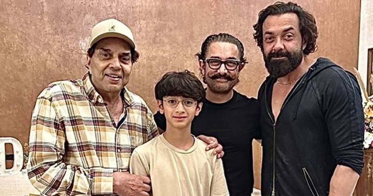 Dharmendra posing with Aamir, his son Azad Rao Khan makes fans ecstatic ...