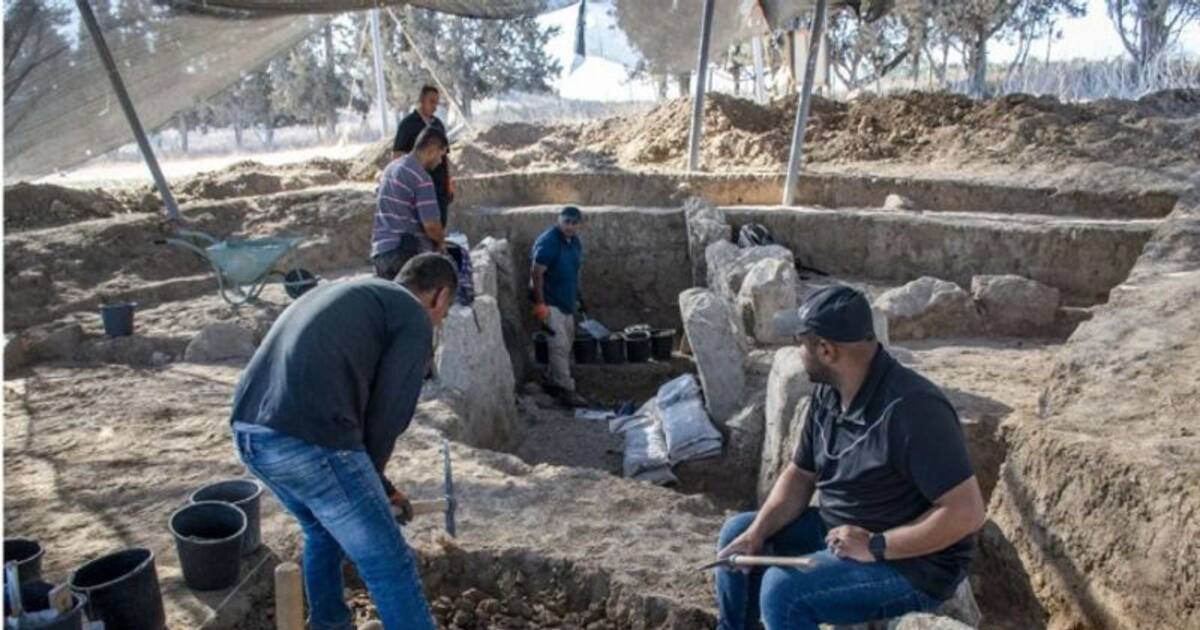 In Pictures: 5,000-year-old gate unearthed in Israel, offers insights ...