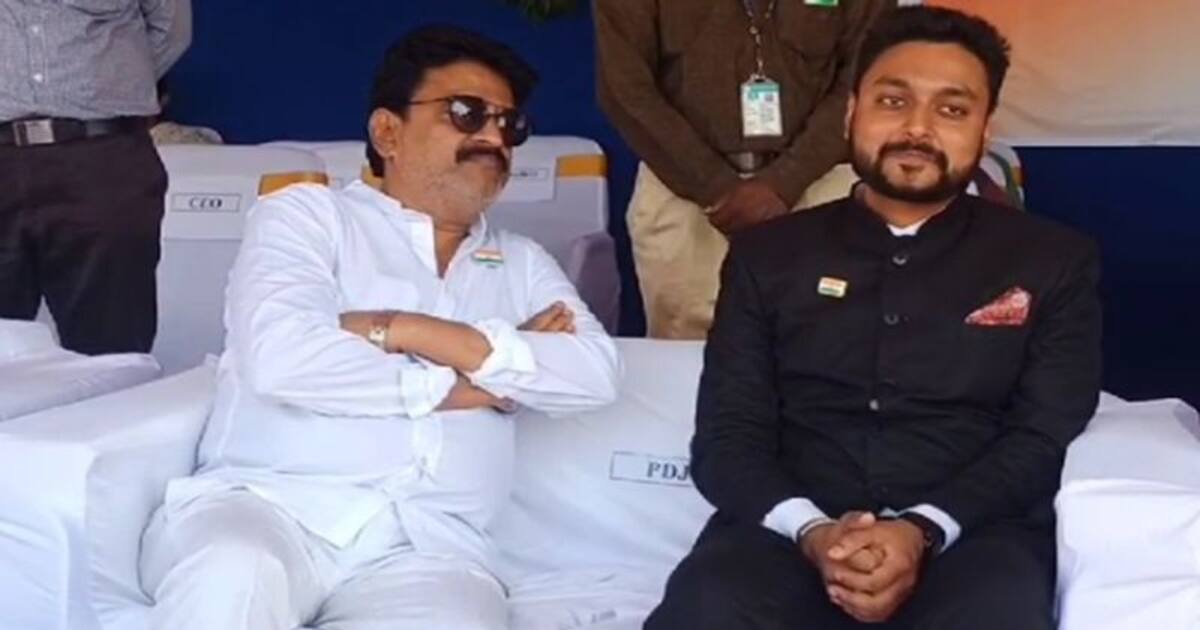 Chinni Jayanth சப் கலெக்டர் மகனுடன் சுதந்திர தின விழா சிலாகித்த சின்னி