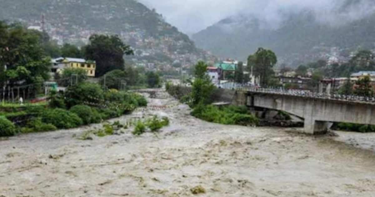 Over 12 dead amid heavy rains in Himachal Pradesh, roads blocked; Houses collapse due to ...