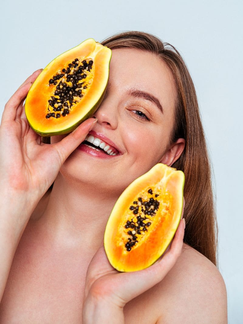 How to use papaya for glowing and tan-free skin