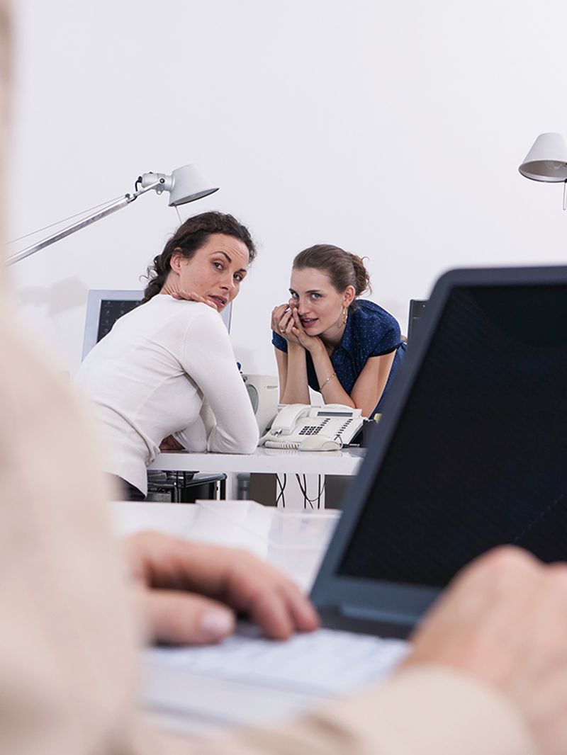 5 harmful impacts of gossiping