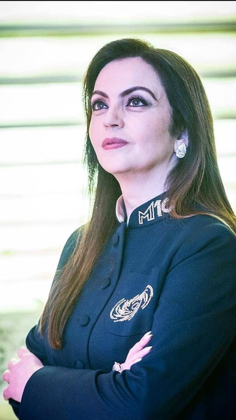 दिल हो तो ऐसा ! बर्थडे पर Nita Ambani ने 3000 बच्चों को खिलाया खाना