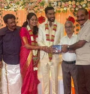 Venkatesh Iyer and Shruti Raghunathan: பெற்றோர்கள் முன்னிலையில் நடந்த ...