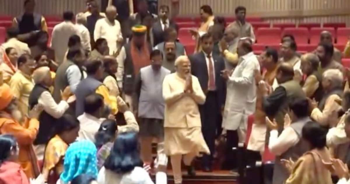 'Modi ji ka swagat hai…': PM Modi gets rousing welcome at BJP’s meeting ...