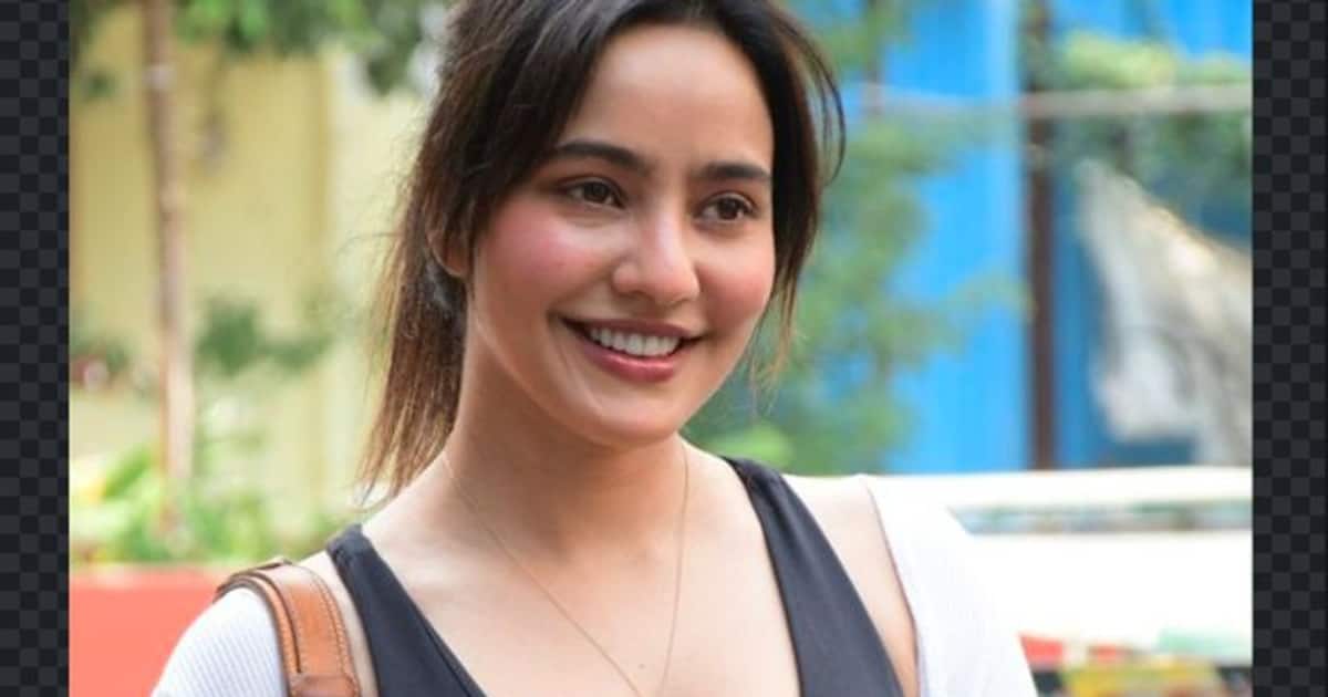 జిమ్ డ్రెస్ లో చిరుత హీరోయిన్ పబ్లిక్ లో హంగామా.. లేటెస్ట్ ఫొటోస్ వైరల్