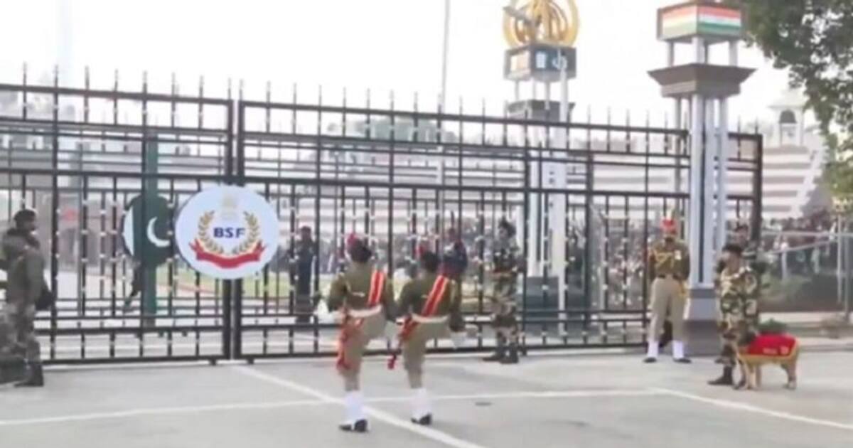 Republic Day 2024: Beating Retreat at Attari-Wagah border resonates ...