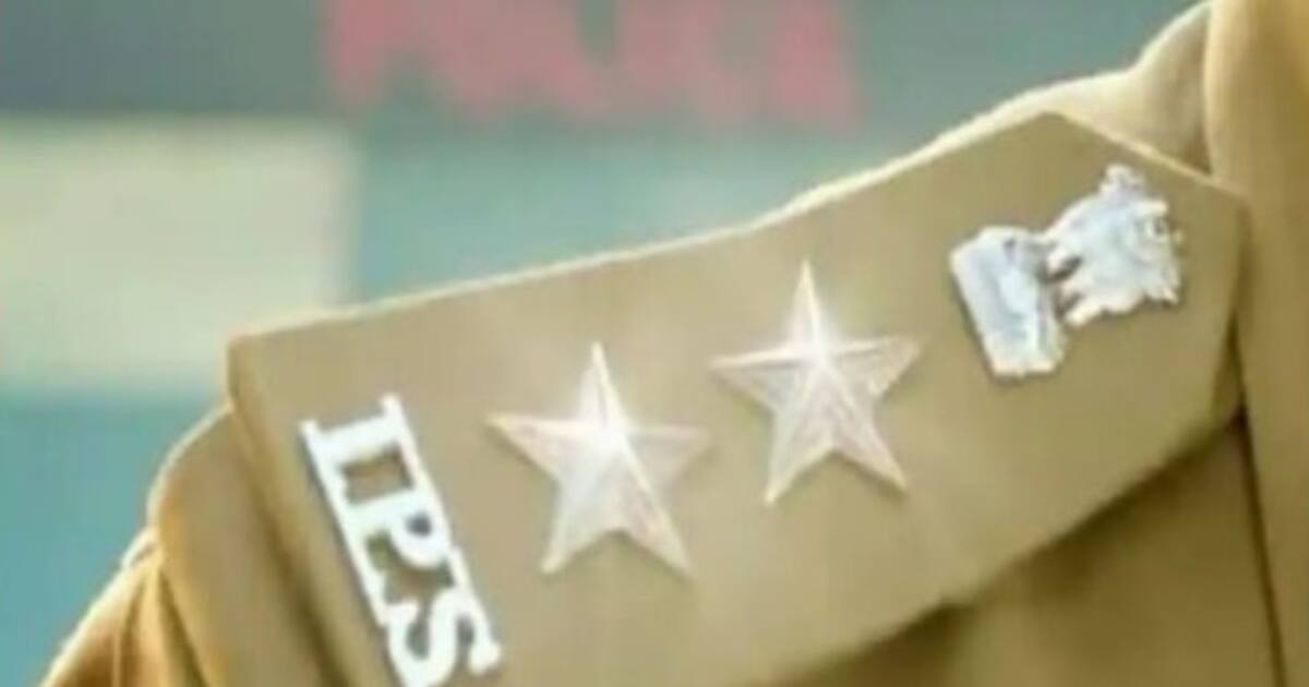 IPS Transfers : మరోసారి ఐఏఎస్‌ అధికారుల బదిలీలు.. కారణమదేనా..?