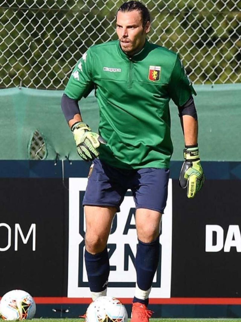 Happy Birthday Federico Marchetti: 9 facts about the Italian star