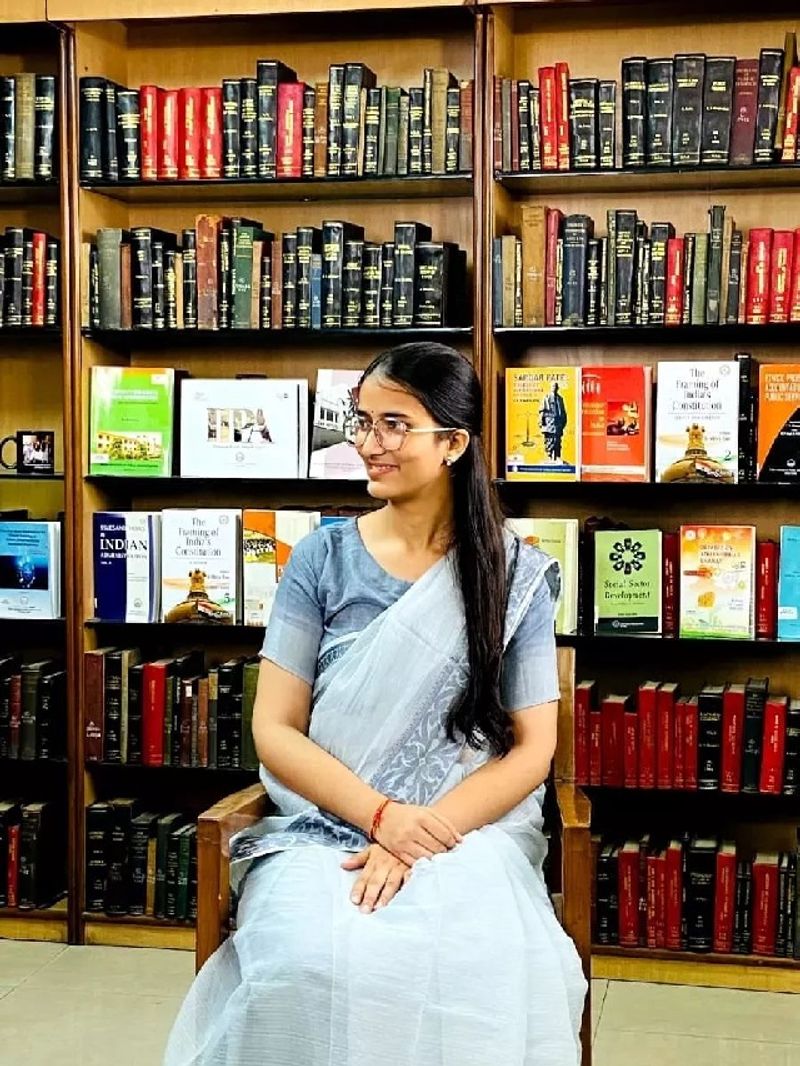 This is How Laghima Tiwari Achieved 19th Rank in UPSC Without Coaching