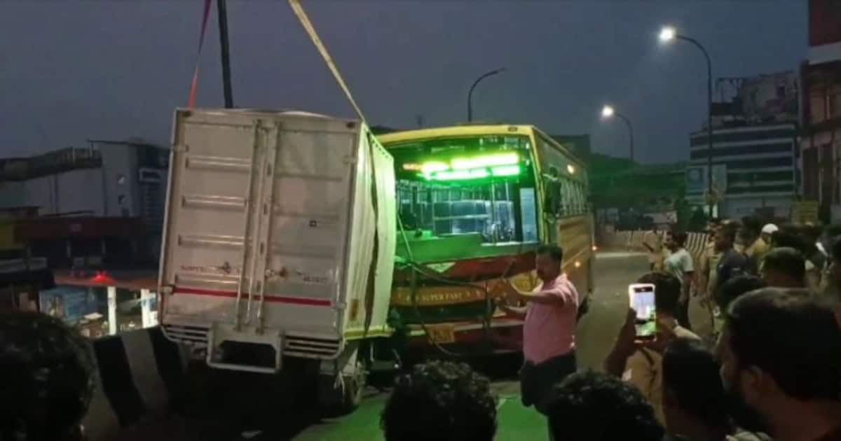 ksrtc bus and pickup jeep collided in edappal flyover: pickup van ...