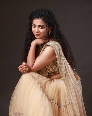 Actress Padine Kumar : இனிக்கும் அழகில் இணைய தொடர் நாயகி.. அளவான ...