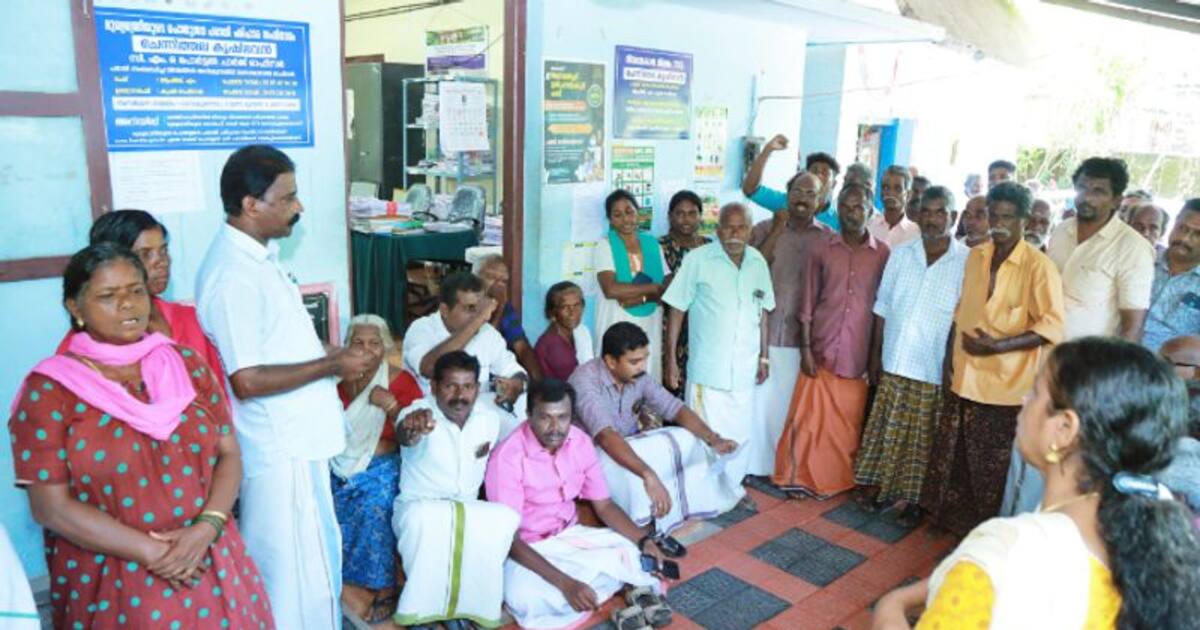 കൊയ്ത്ത് കഴിഞ്ഞ് പത്ത് ദിവസം നെല്ല് സംഭരണം ആരംഭിച്ചില്ല ചെന്നിത്തലയിൽ കർഷകർ കൃഷി ഭവൻ ഉപരോധിച്ചു 