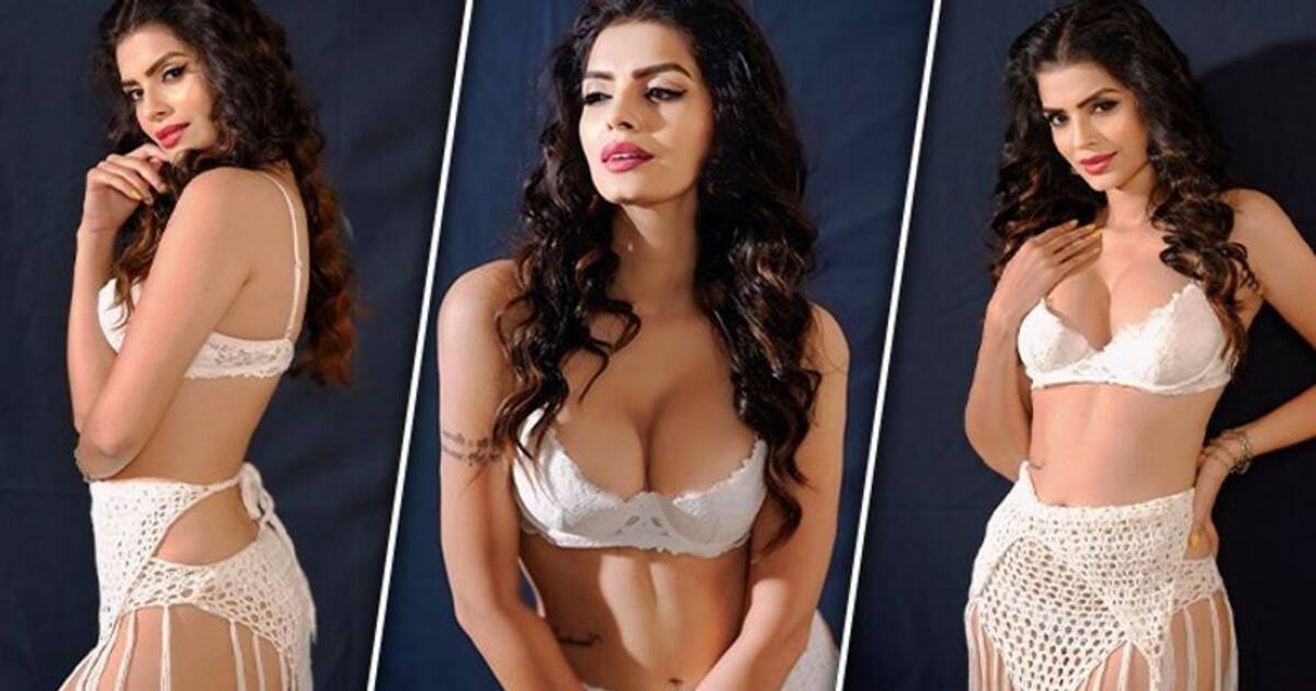 Sonali Raut Drops Cleavage Revealing Sexy Pictures In White Hot Outfit