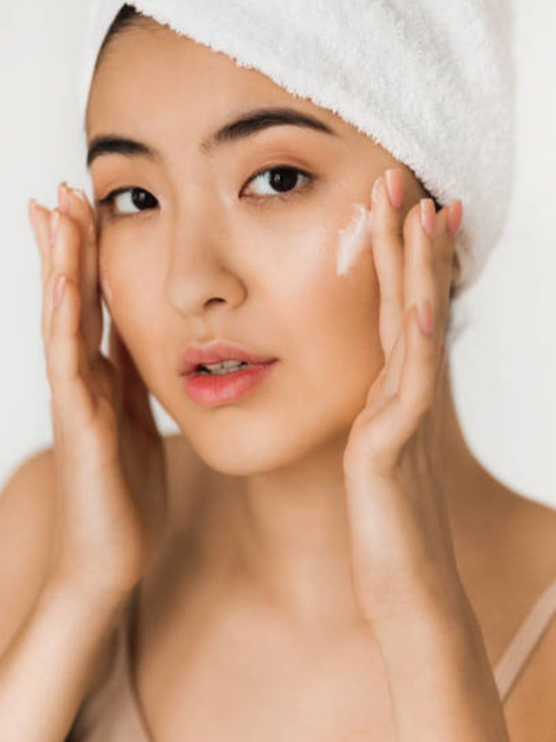 8 Common Skincare Mistakes You Should Avoid 8 Common Skincare Mistakes You Should Avoid