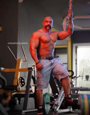 Actor Yash bodyguard Srinivas transformation ನಟ ಯಶ್‌ ಹತ್ರ ಬರೋಕೆ ಯಾರ್ಗೂ ...