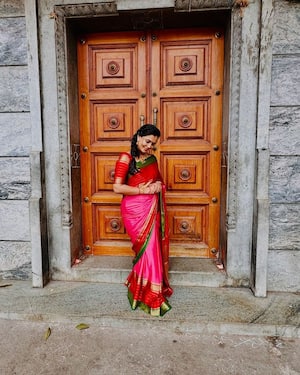 Neha Gowda New Photo With sarees ಅತ್ತೆಯ ಜೊತೆ ಮುದ್ದಿನ ಪೋಟೋ ಹಂಚಿಕೊಂಡ ನೇಹಾ ...
