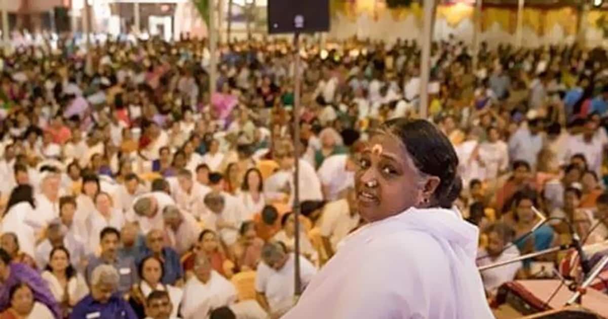 10 astounding facts about Mata Amritanandamayi
