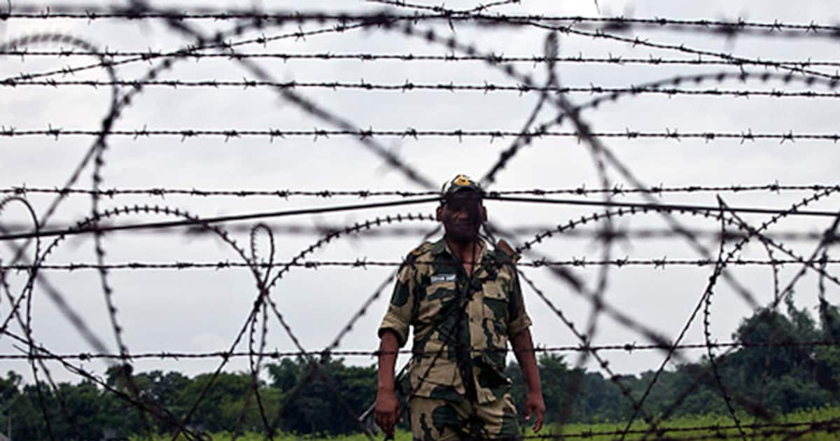 Poonch: Pak troops fire at Indian positions on LoC