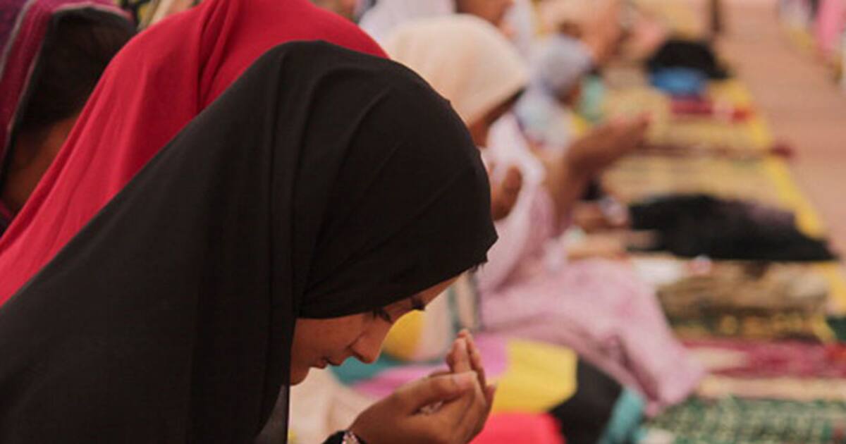 Women can enter mosques and offer namaz, AIMPLB tells Supreme Court