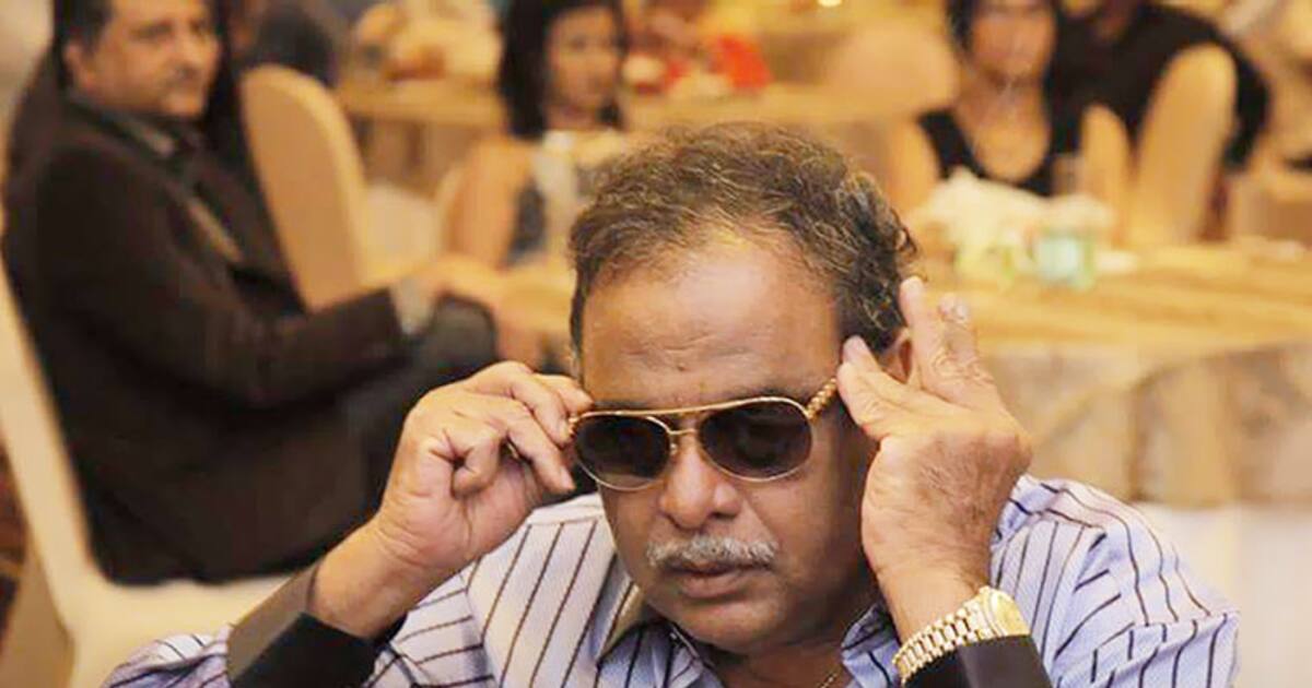 Ambareesh returns; apologises for his absence